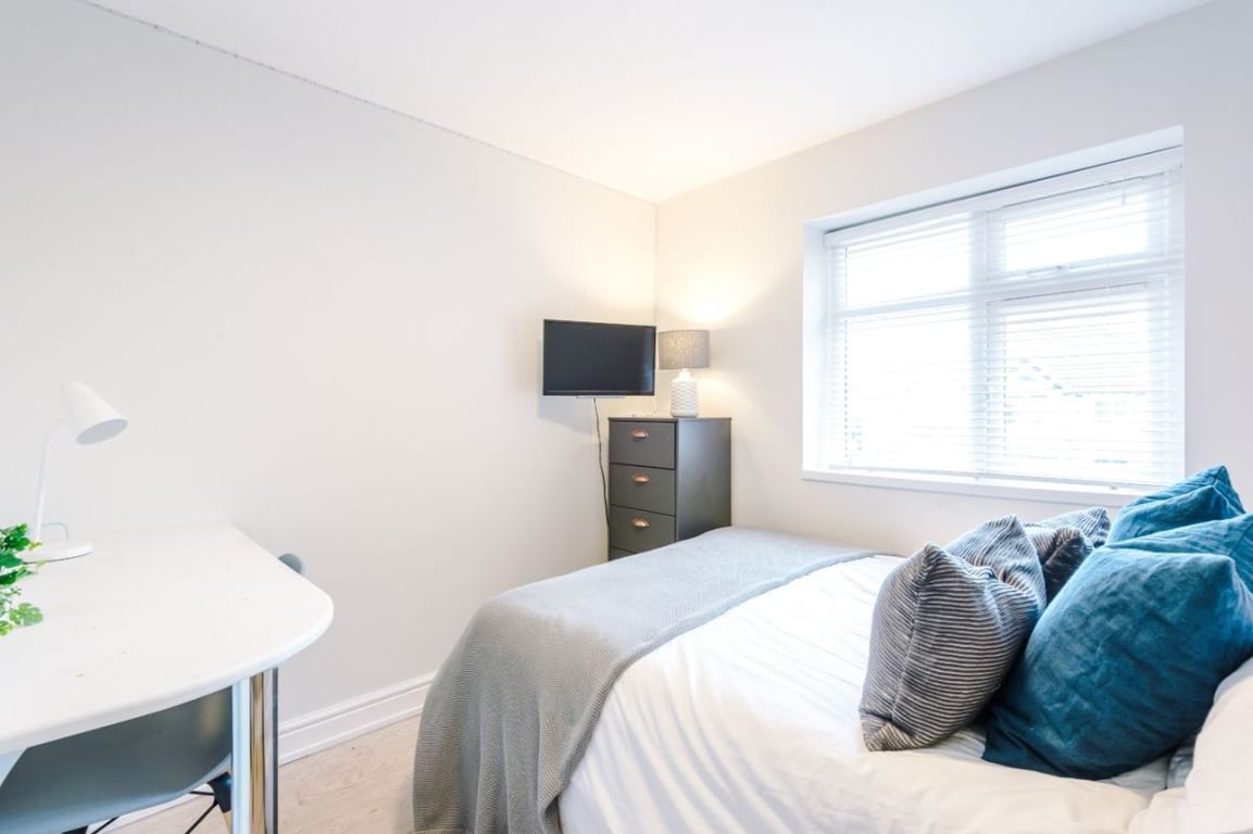 41 Talbot Road Manchester 7 Bedroom Student House | Student Cribs