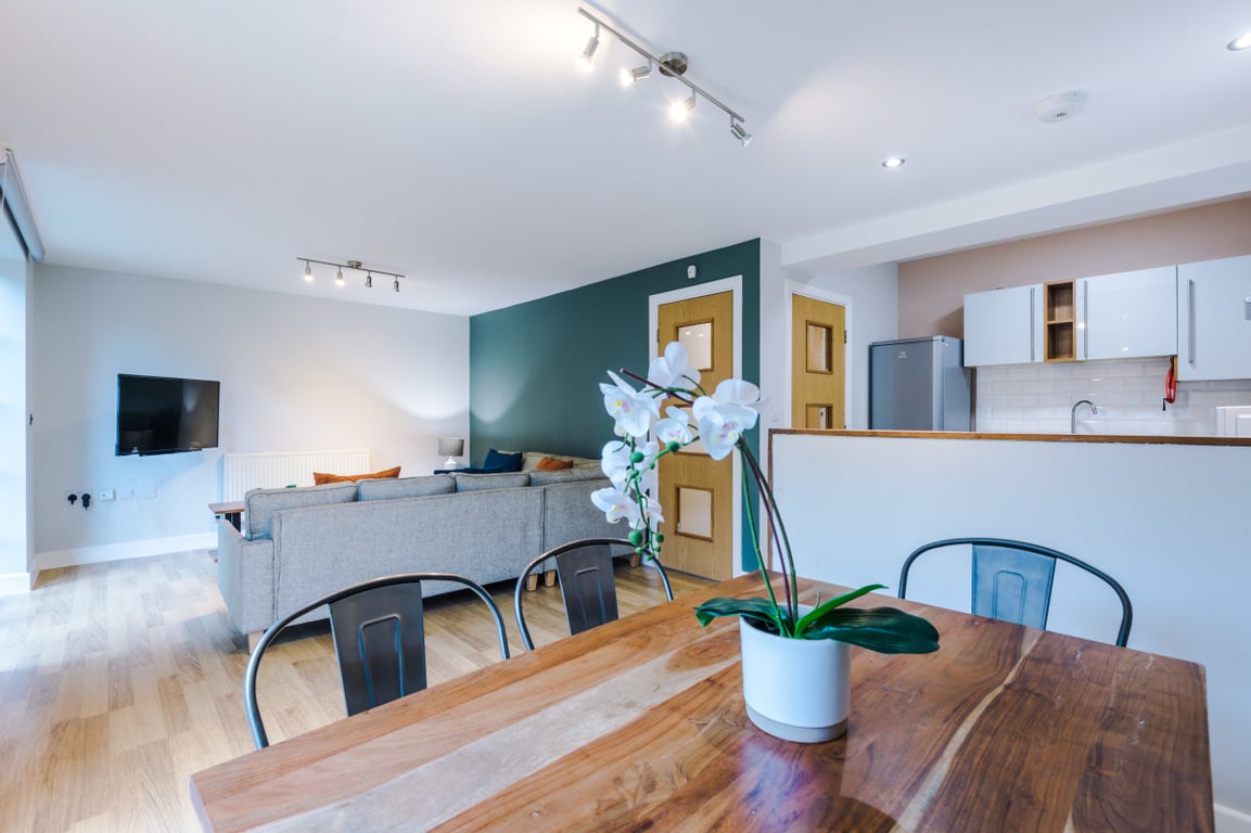 Flat 5 Shiners Yard, Jesmond Road Newcastle 6 Bedroom Student Flat ...