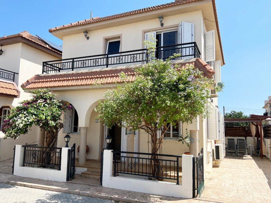 Beautiful 3 Bed Detached Home in Avgorou, Cyprus - .. - Homestra