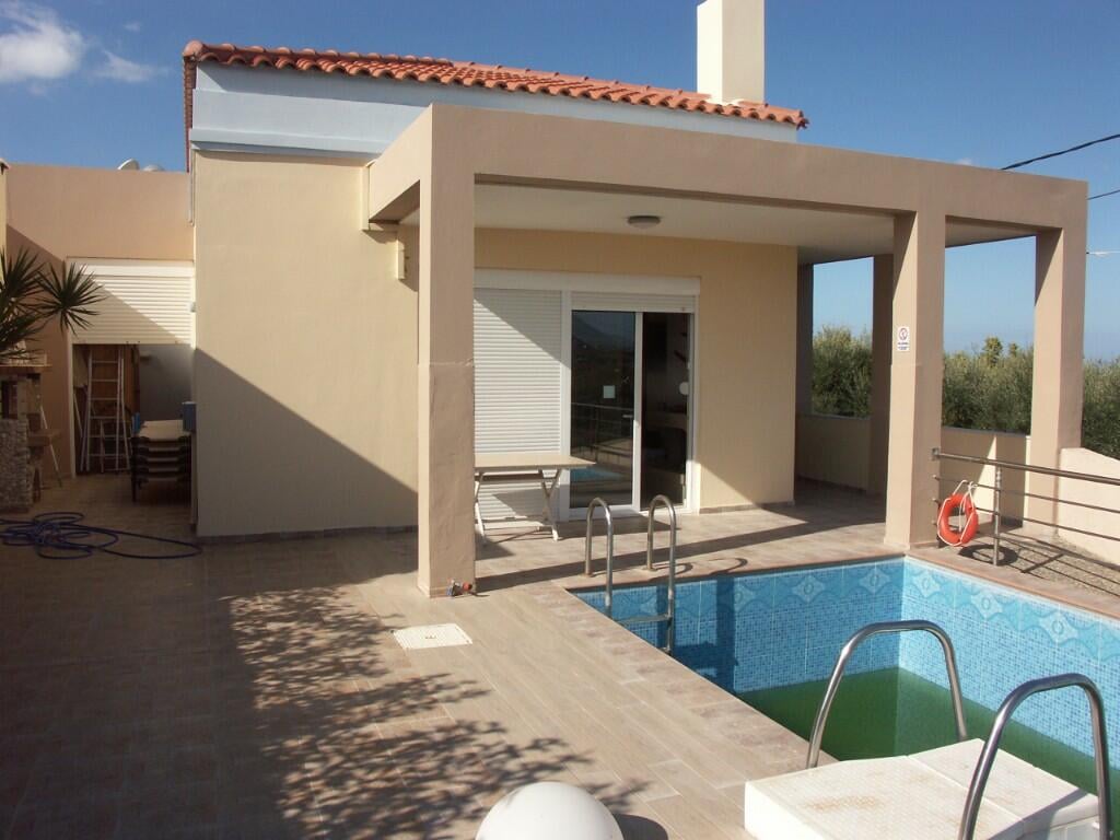 Spacious 3-Bedroom Villa in Prinos, Crete with Pool.. - Homestra