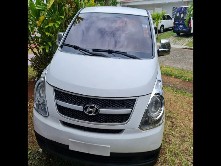 2014 Hyundai H-1 1 under 112,000 Miles | CarAgencia