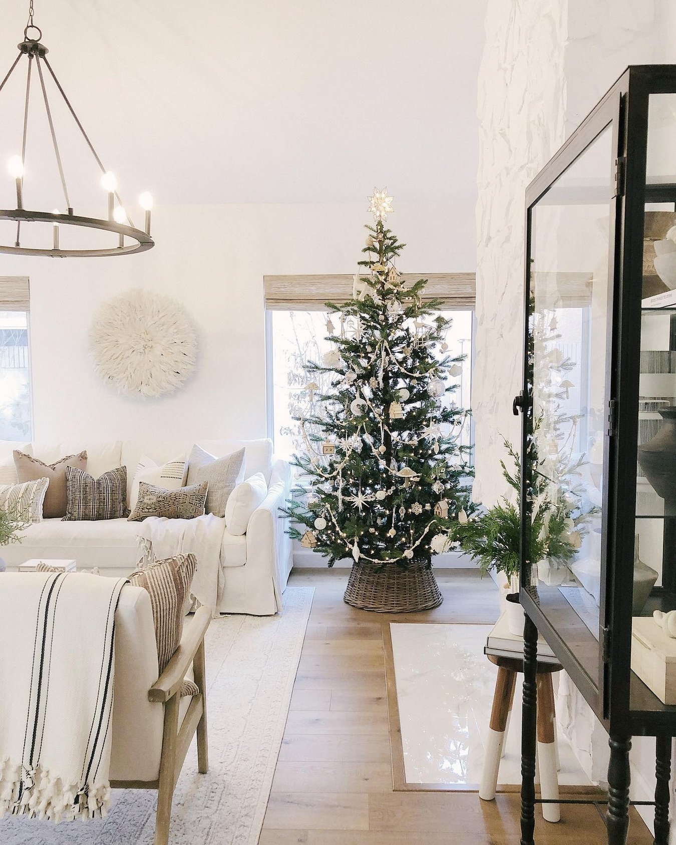 5 Tips For Cozy, Neutral Christmas Decor | Layla Grayce