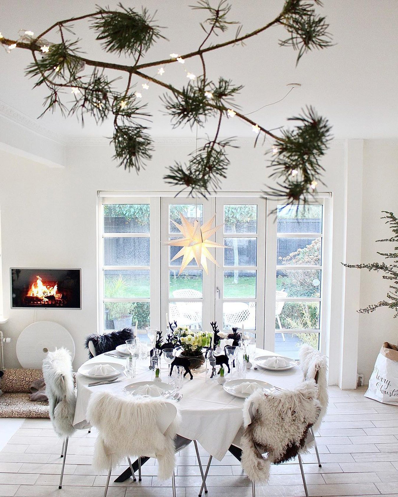 10 Tips For Crafting Scandinavian Christmas Interiors | Layla Grayce