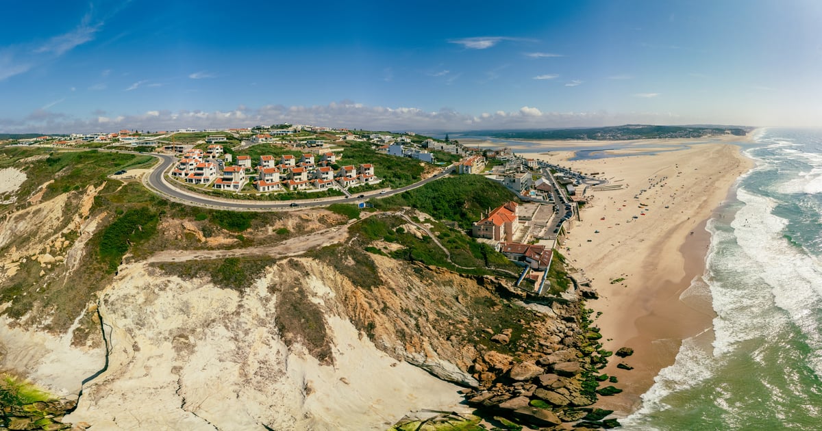 Foz do Arelho: Portugal's Premier Kitesurfing Spot | Wind, Travel