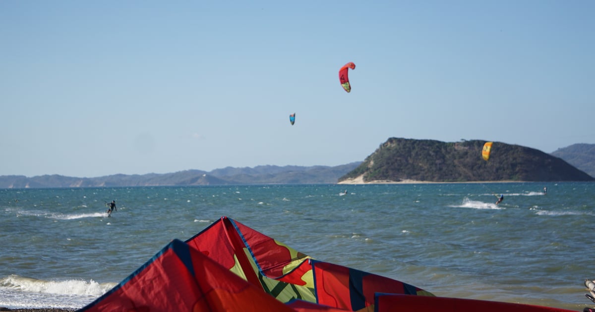 Unleash Your Kitesurfing Adventure on Costa Rica's West Coast