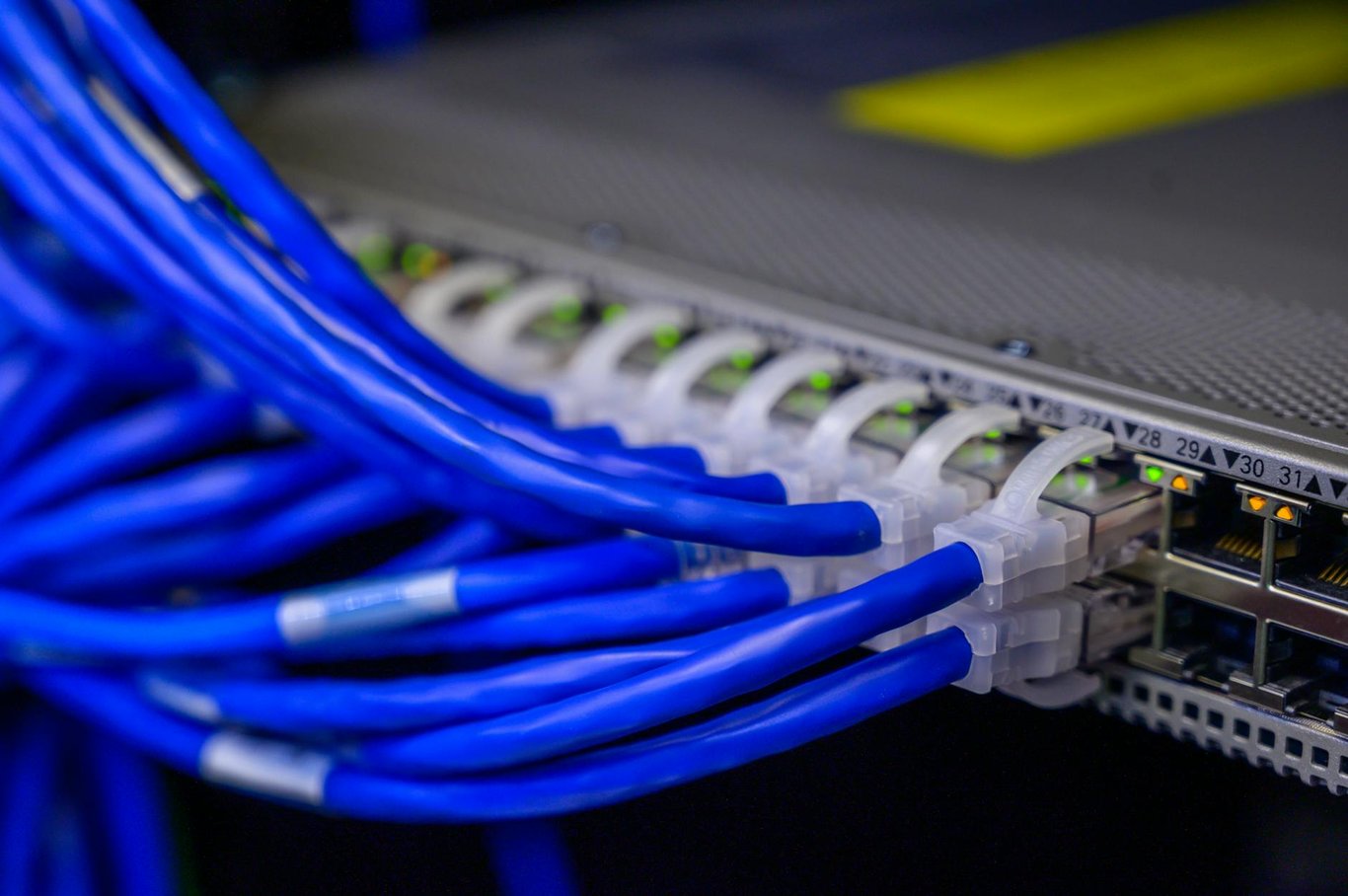 What are well-known ports vs registered ports?