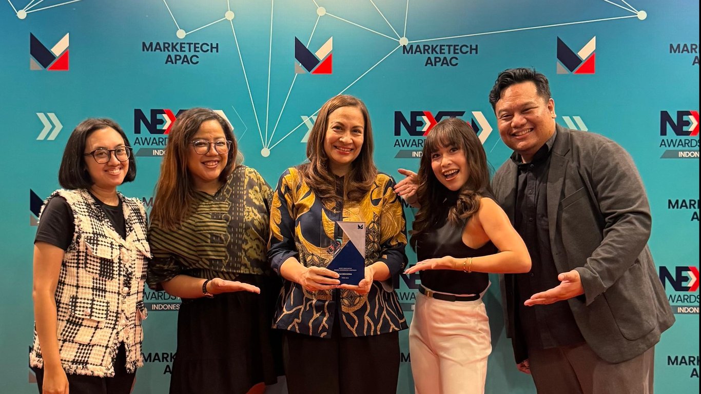 STEB Group Gaet AIA Indonesia di Penghargaan NEXT Awards 2025 - STEB Asia Press Release