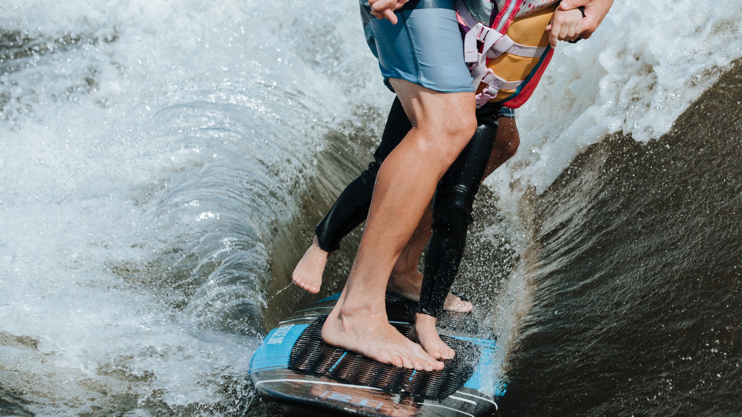 The 4 Amazing Features of a Wake Surf Boat You Should Know About