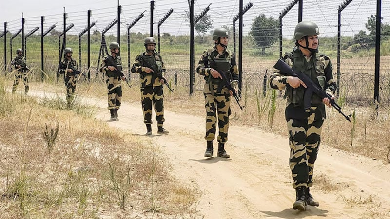 BSF detains Bangladeshi police official for alleged illegal crossi