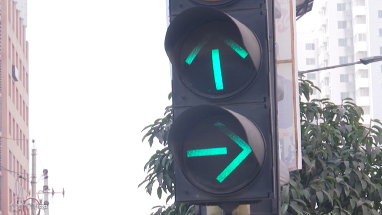 Initiate traffic signal system like in developed countries