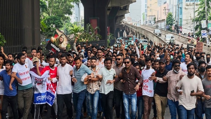 Over hundred activists of banned Chhatra League hold rally in Chat