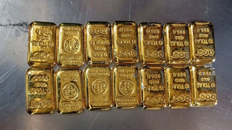 14 gold bars worth Tk 1.5 crore seized from Chattogram airport