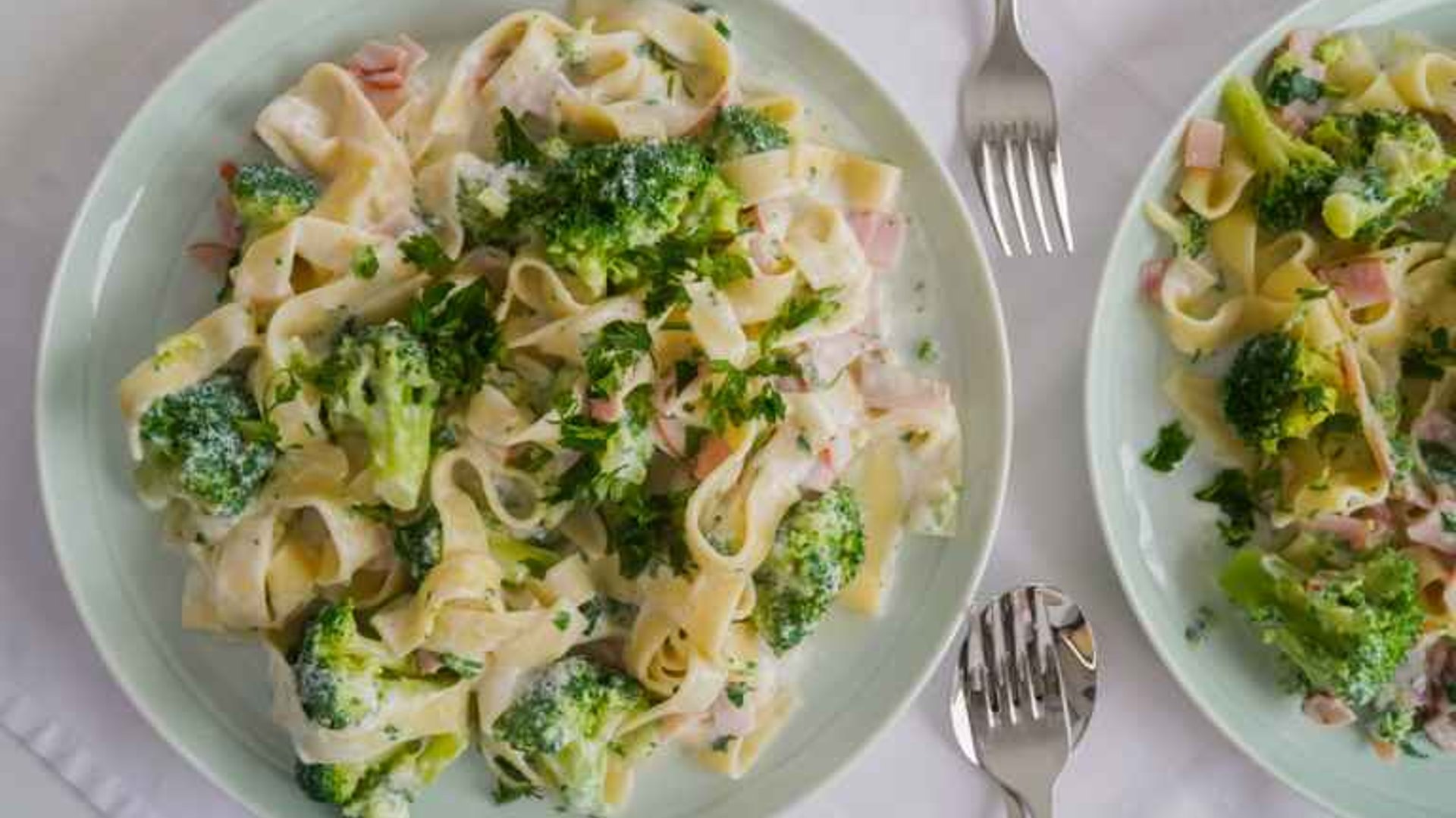 Essen bestellen — Liefern lassen oder zum Mitnehmen — DeliverOne