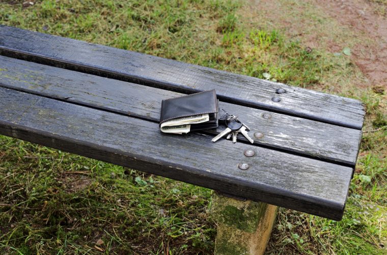 What To Do in Case You Lost Valuable Items in Qatar? | Saakin.qa