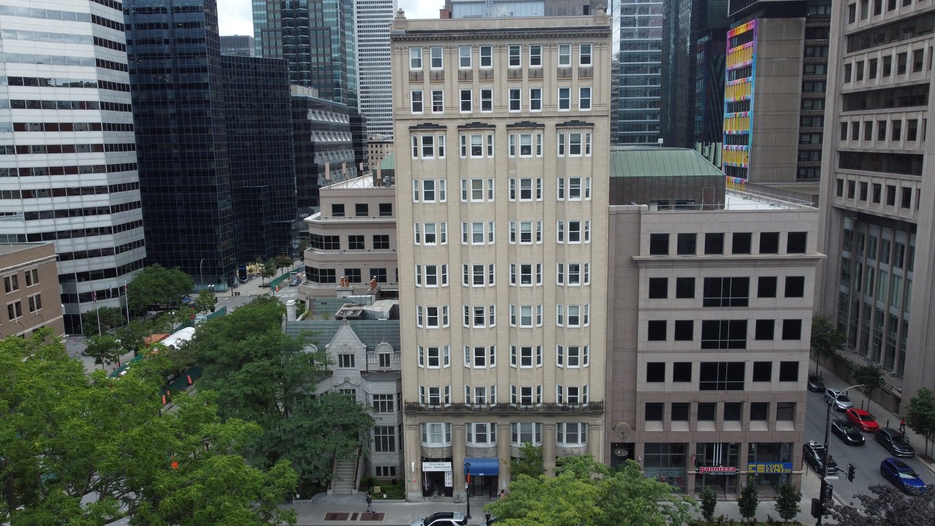 900 Rue Sherbrooke Ouest #R01, R02, R03 | PMML