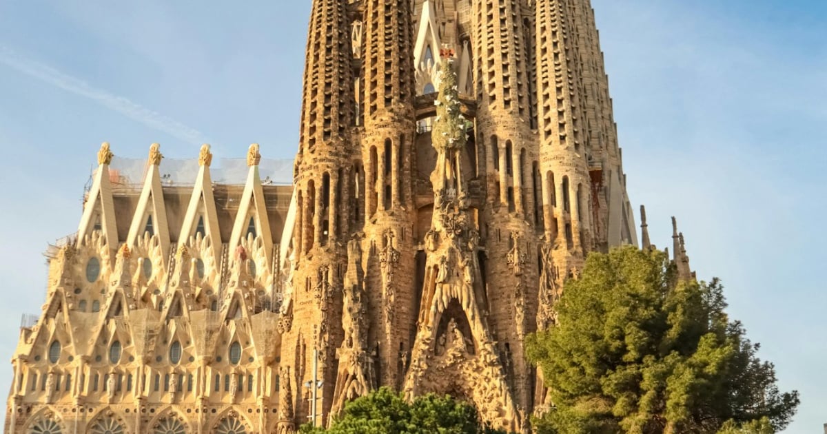 The Sagrada Familia in the Year of Gaudí | Travel Blog Transfeero