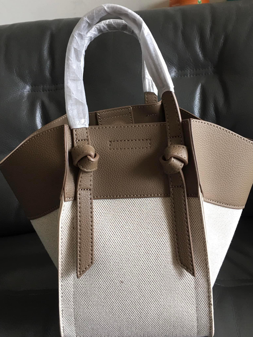 GRL 2 way bag🙆🏻‍♀️ | Buyandship Hong Kong