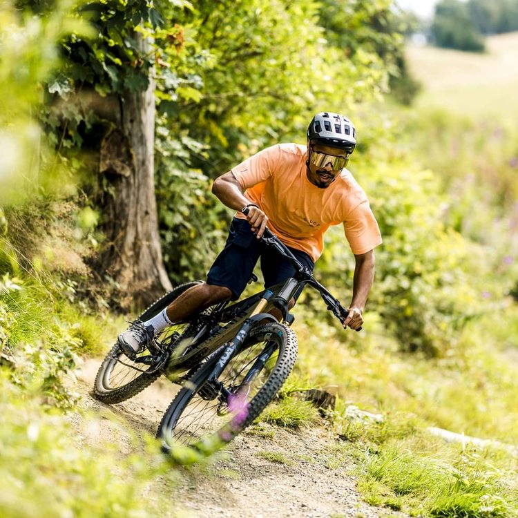 CANYON NEURON CF 7 2025 - Review, Specs & Price