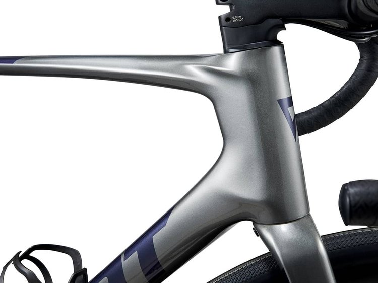 GIANT DEFY ADVANCED 1 2024 - Review, Weight & Price
