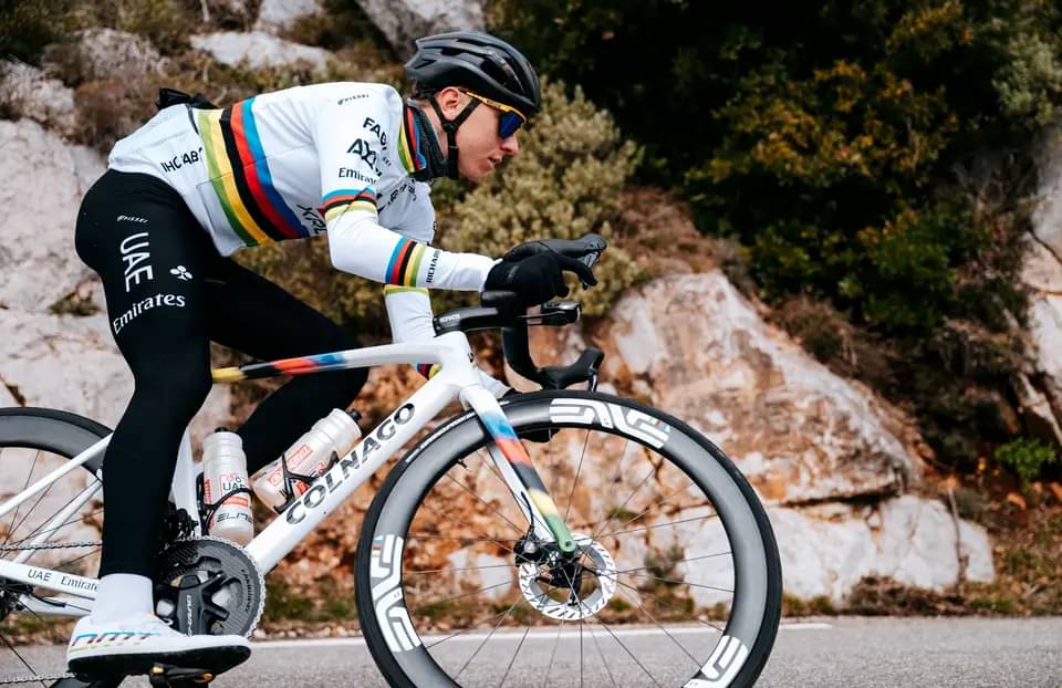 CANYON AEROAD CFR AXS vs COLNAGO V5RS SHIMANO DURA ACE DI2 vs SPECIALIZED S-WORKS TARMAC SL8 LTD