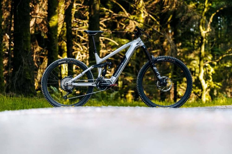 PRIVATEER E161 2023 - Test, Reviews & Prijs