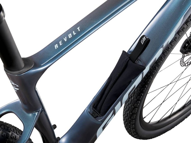 GIANT REVOLT ADVANCED 1 2025 - Review, Weight & Price