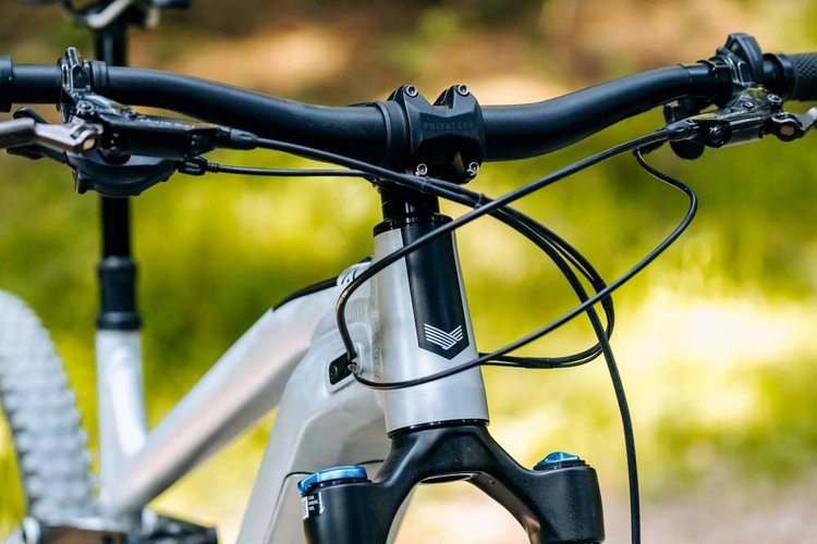 PRIVATEER E161 2023 - Test, Reviews & Prijs