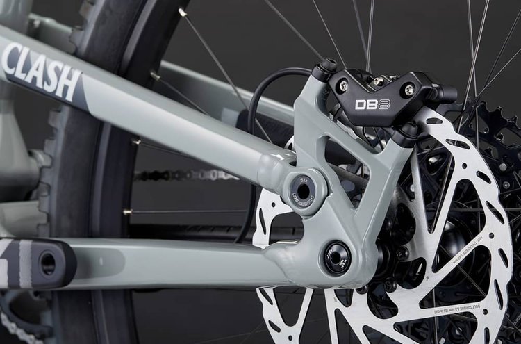 COMMENçAL CLASH RIDE (2024) | Test, Reviews & Price