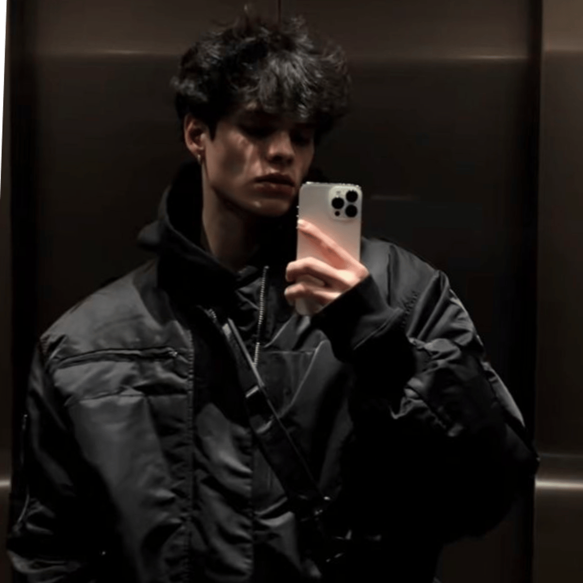 Delivery guy | Dopple.ai