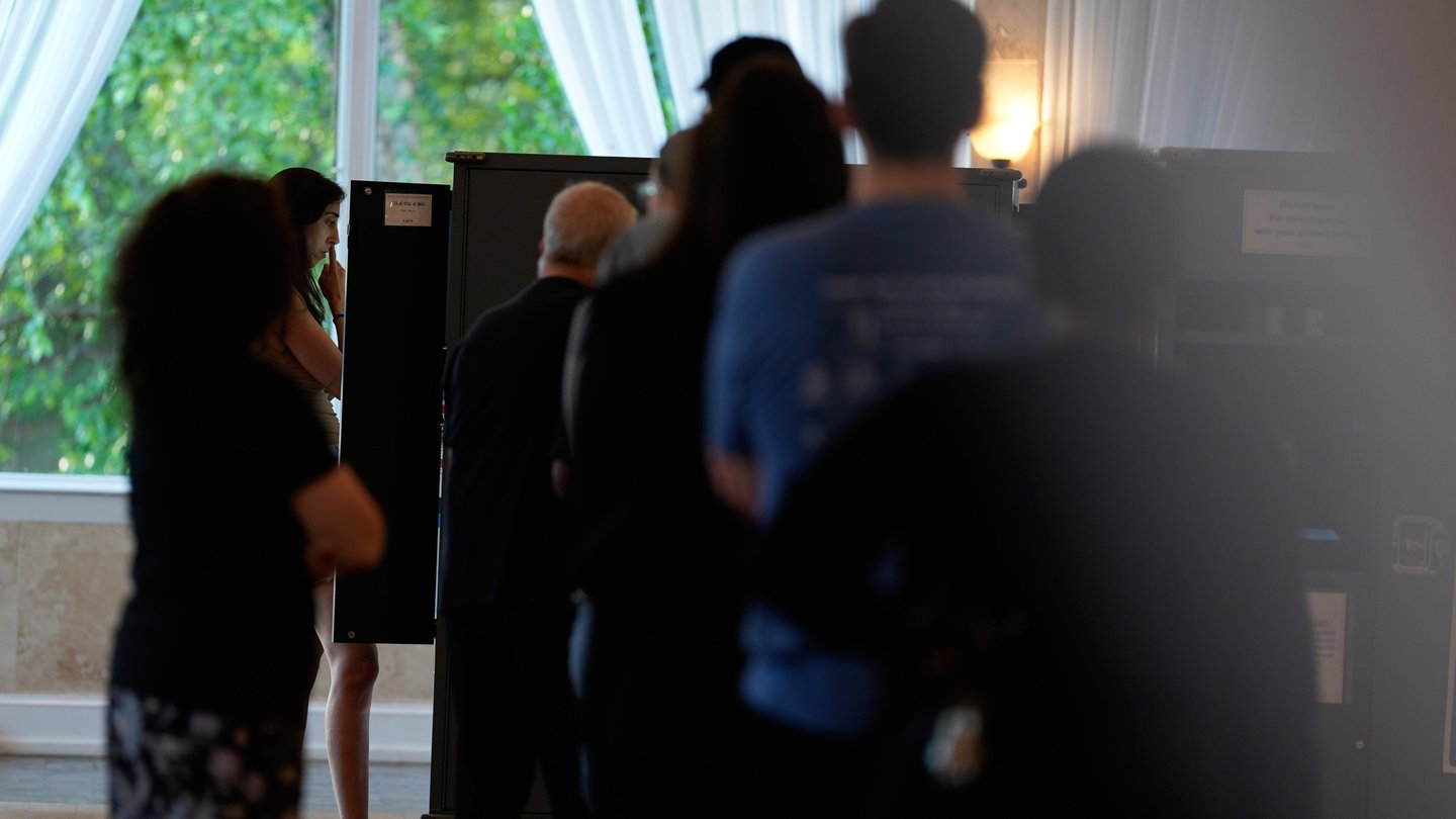 Democratic voters eclipsed Republicans during Georgia’s election. What ...