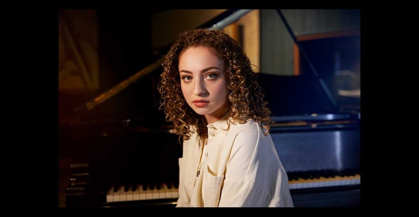 Interview With Avery Raquel - Divine Magazine