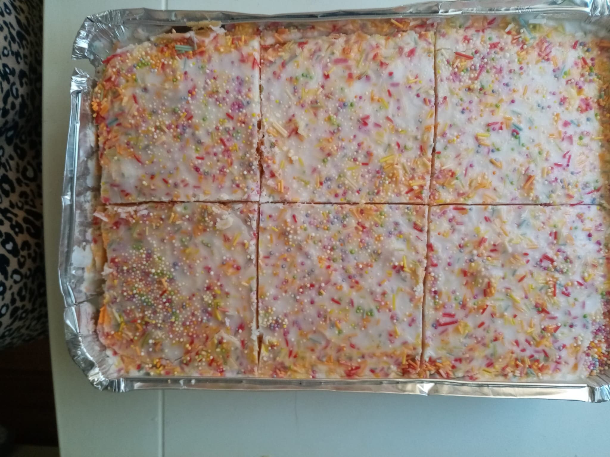 Nostalgic Vanilla Sponge Cake Slab - Old School Cake | Wakuda