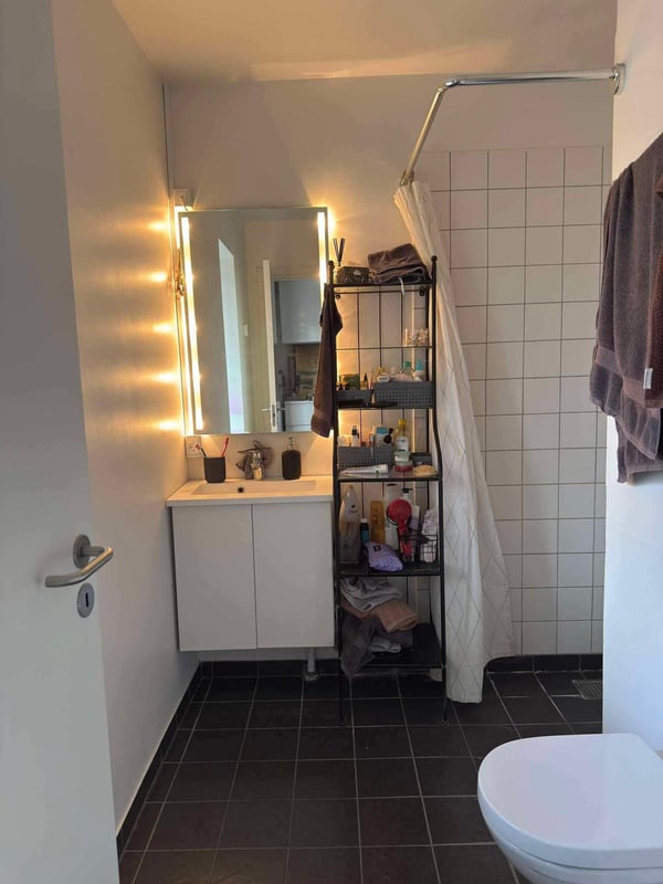 Really nice and furnished room for rent ! Close to VIA Campus available ...