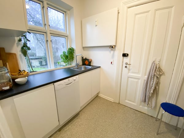 Bright and modernised 2-room apartment in Aalborg city centre - 582 m² ...