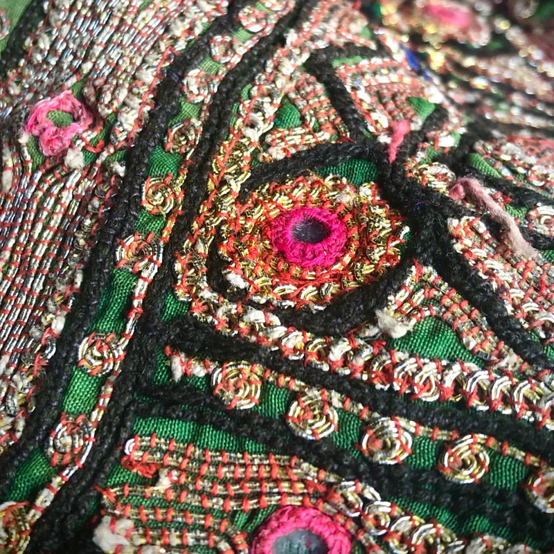 ザリ刺繍 ドレスヨーク《zdy3》Banjara Vintage | KAroba ザリ刺繍 ドレスヨーク《zdy3》Banjara Vintage | KAroba