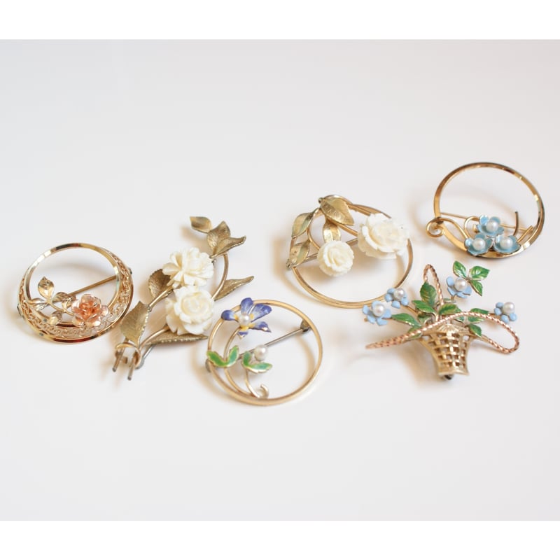 KREMENTZクレメンツ セルロイド ローズ 薔薇 サークル ブローチ KREMENTZクレメンツ セルロイド ローズ 薔薇 サークル ブローチ