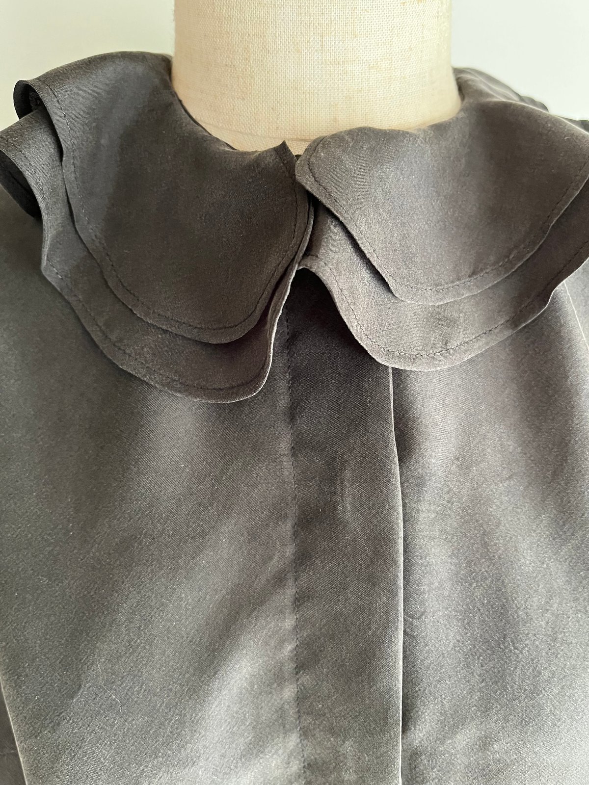 シルクフリルブラウス | Sugri Official Online Store