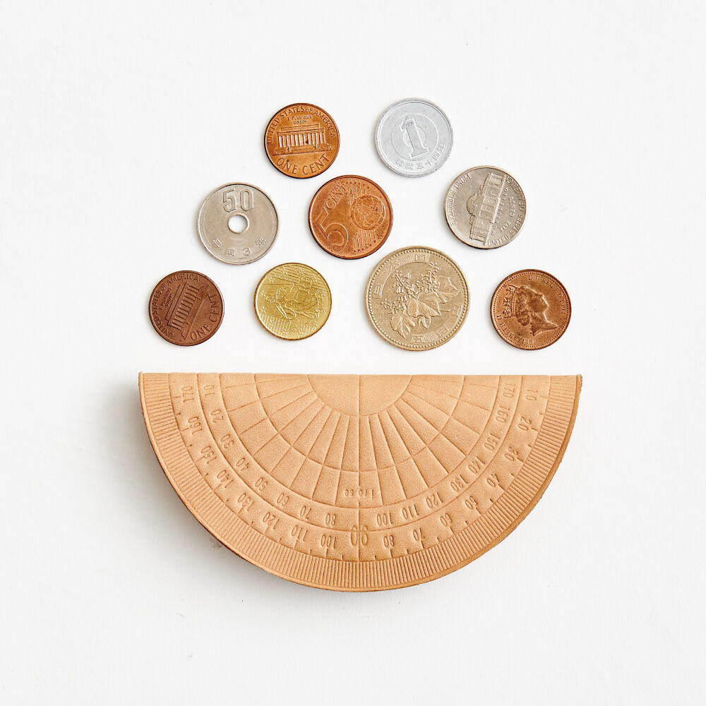 protractor coin case ( nude / black) | i ro se ...