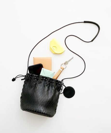 "net" bucket mini bag ( BLACK ) | i ro se Offi...