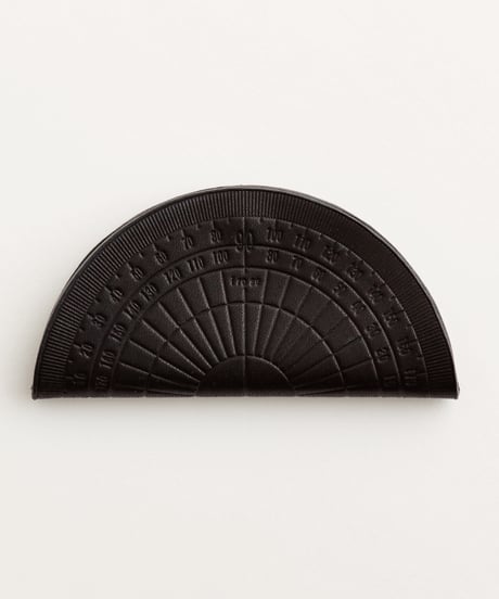 protractor coin case ( nude / black) | i ro se ...
