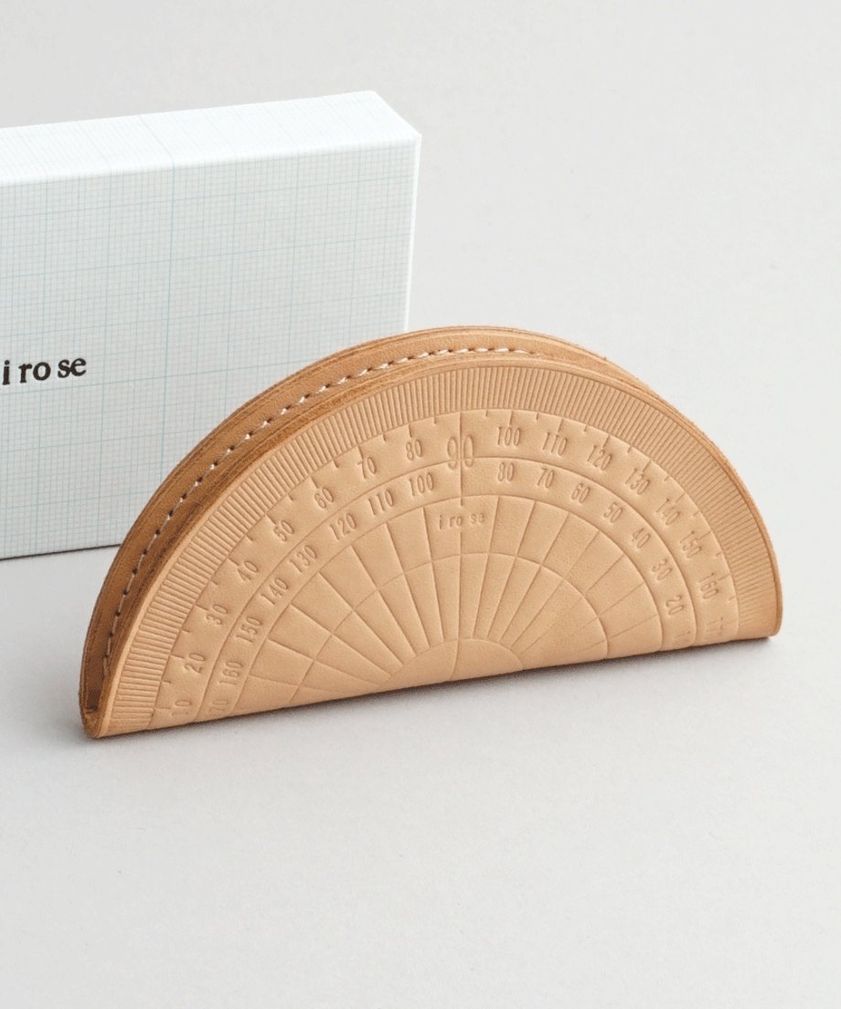 protractor coin case ( nude / black) | i ro se ...