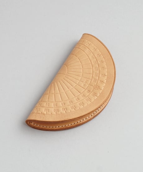 protractor coin case ( nude / black) | i ro se ...