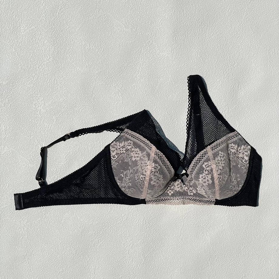 Floral Plunge Underwire Bra｜Black | Lilipiache ...