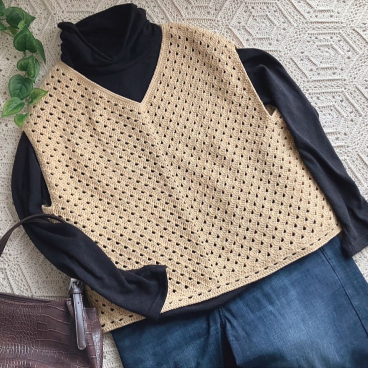 【ダウンロード版編み図】とじはぎなしの簡単Vネックベスト | かぎ針編み雑貨の編み図 ATEL...