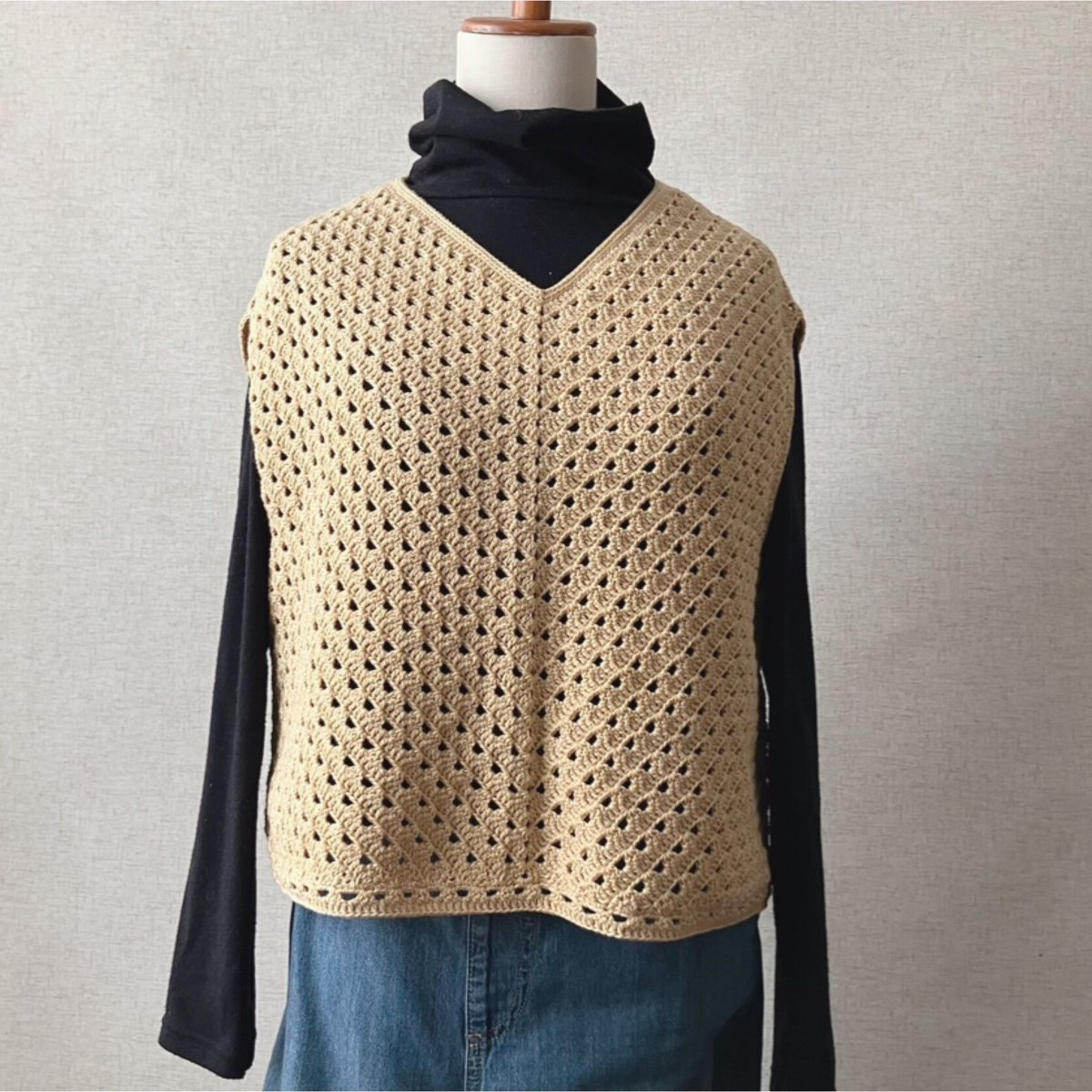 【ダウンロード版編み図】とじはぎなしの簡単Vネックベスト | かぎ針編み雑貨の編み図 ATEL...