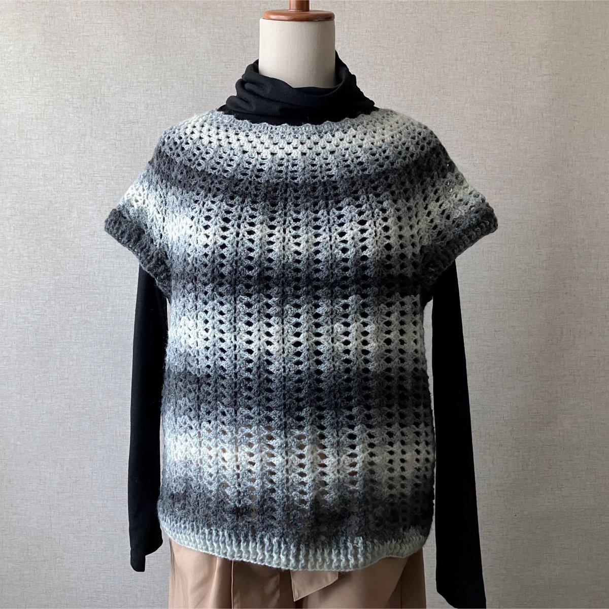 【ダウンロード版編み図】丸ヨークのポートネックベスト | かぎ針編み雑貨の編み図 ATELIE...