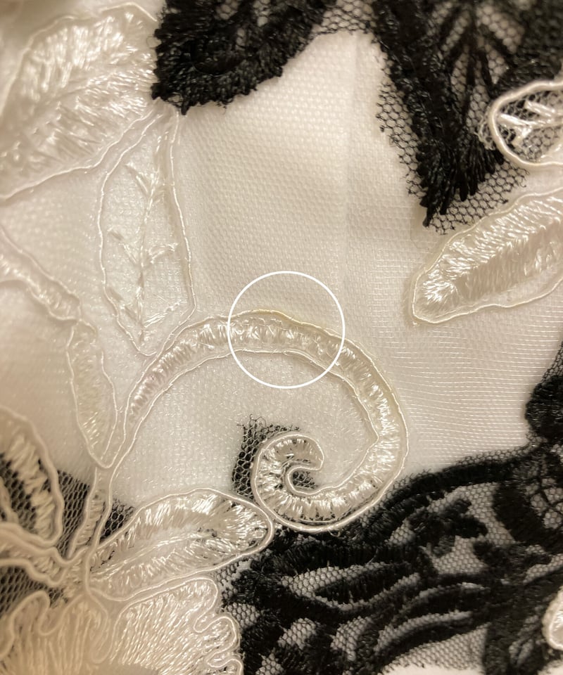 モノトーン刺繍ニュアンスチュールドレス ホワイト×ブラック モノトーン刺繍ニュアンスチュールドレス ホワイト×ブラック