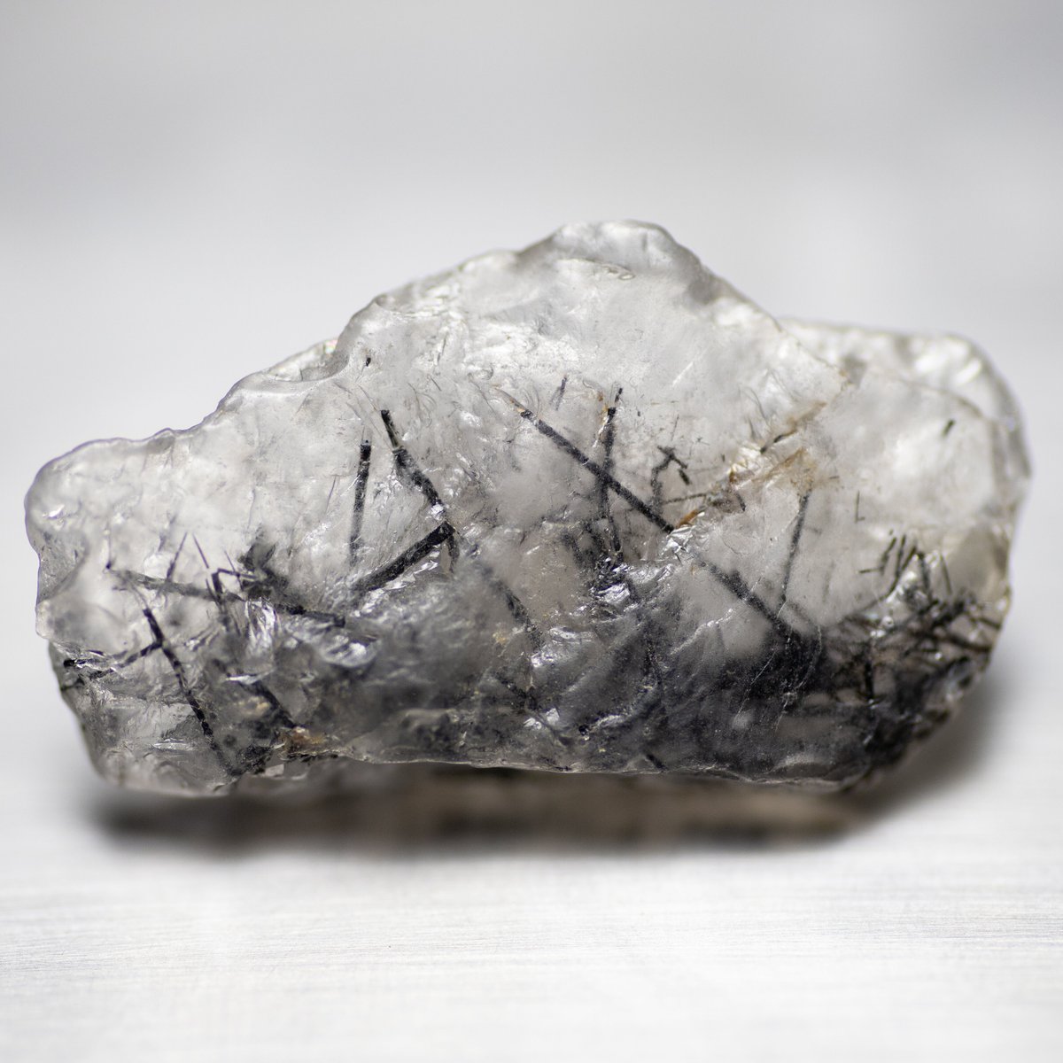 ブラックルチルクォーツ 原石 253002 | mineralhonpo ブラックルチルクォーツ 原石 253002 | mineralhonpo