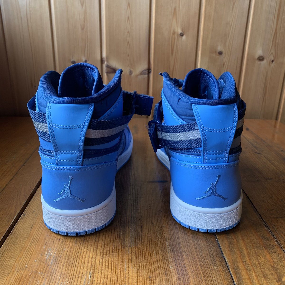 NIKE AIR JORDAN 1 HIGH STRAP size 10 | MILMOUNT NIKE AIR JORDAN 1 HIGH STRAP size 10 | MILMOUNT