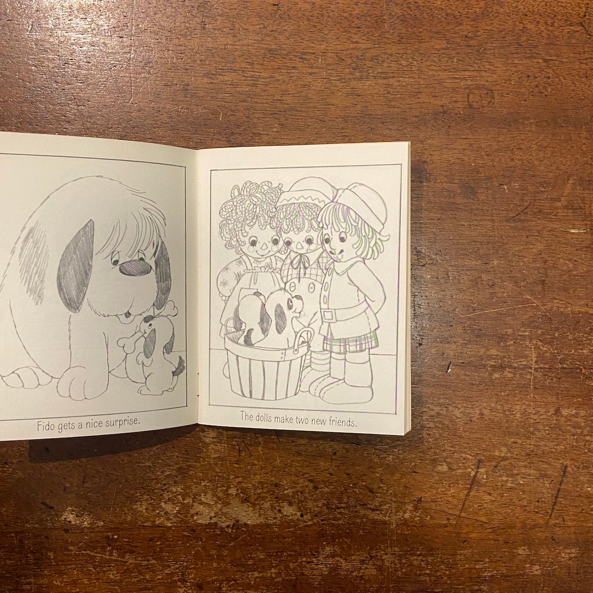 「RAGGEDY ANN and ANDY Coloring Book With 48 Del...